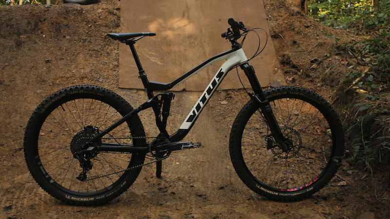 2019 Vitus Sommet -27.5" -Medium - *major price drop* For Sale