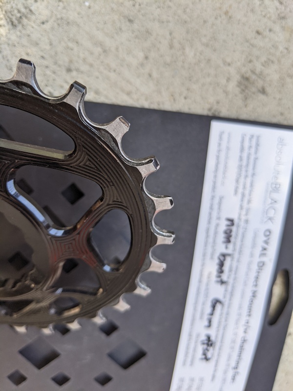 AbsoluteBlack 28T Oval Cinch Chainring 6mm Offset For Sale