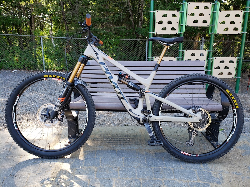 2020 Medium Pivot Firebird XT/XTR For Sale