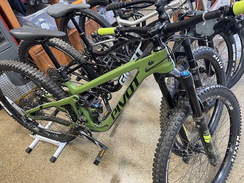 2021 PIVOT switchblade all sizes For Sale