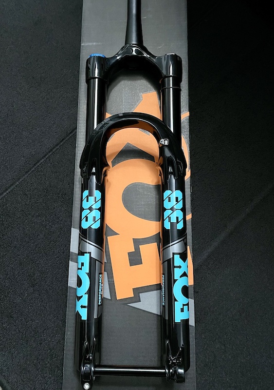 2022 Fox 38 Performance Elite 29” 160mm Grip2 like new For Sale