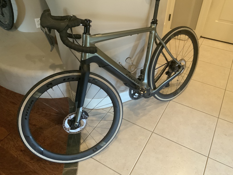 2022 Pivot E-Vault Full Carbon For Sale