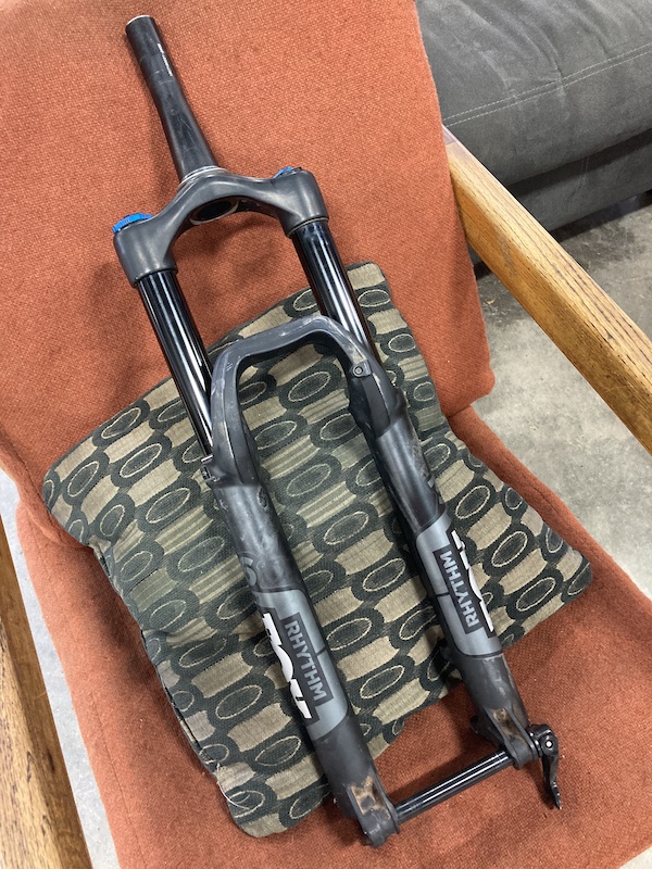 2019 150/170mm fox 36 rhythm w/upgraded grip2 damper used For Sale