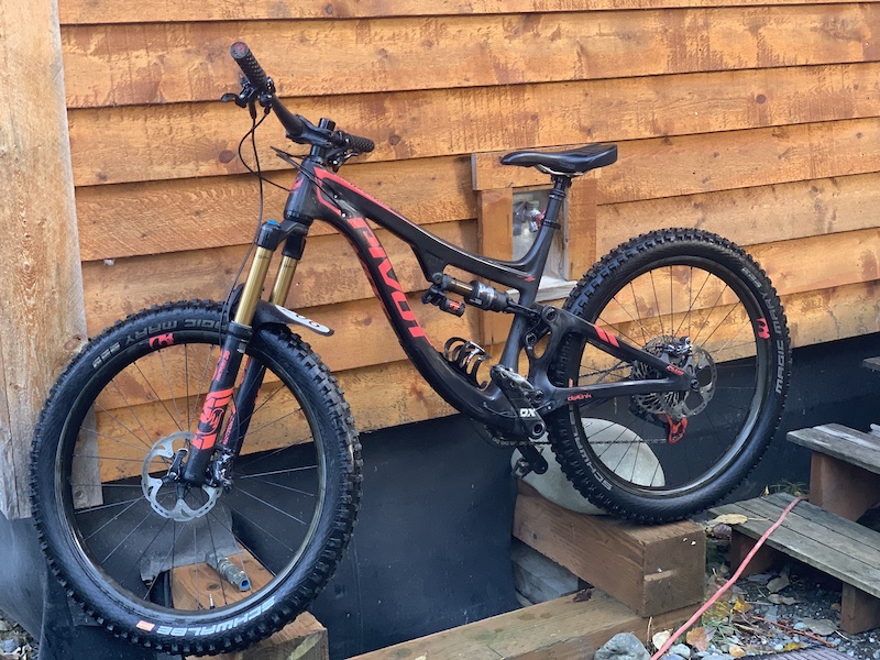 2019 Pivot switchblade Large frame For Sale