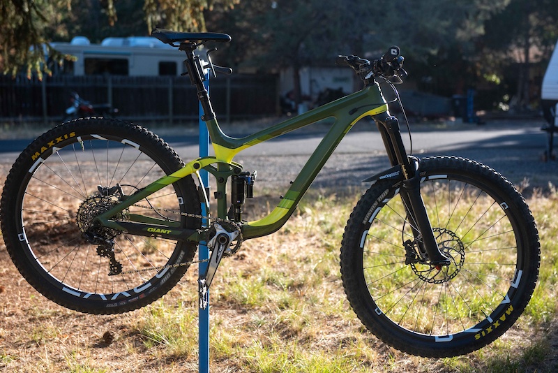 2015 Medium Giant Reign Advanced 1 Carbon - Carbon Wheels For Sale