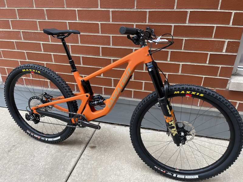 2022 SANTA CRUZ HIGHTOWER C Shimano XT Medium Reserve For Sale 2022-santa-cruz-hightower-c-shimano-xt-medium-reserve-for-sale
