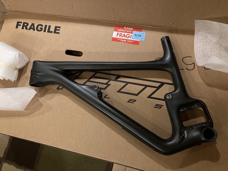 2020 Yeti SB165 TURQ Carbon Frame - Front Triangle For Sale