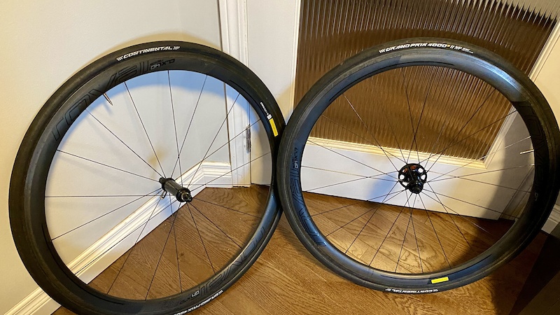 2017 Roval CLX 40. Ceramic bearings with DT swiss hubs For Sale