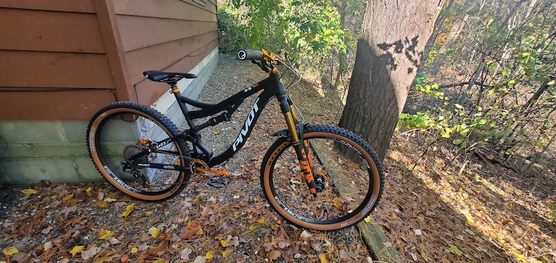 2017 Pivot Mach 6 L **Brand New** For Sale