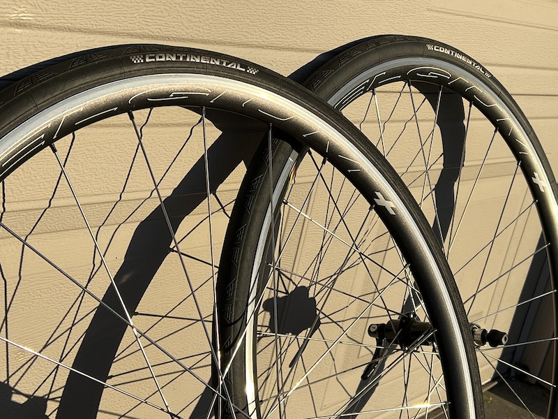 2016 56cm Specialized S-Works Tarmac rim frame & wheel set For Sale