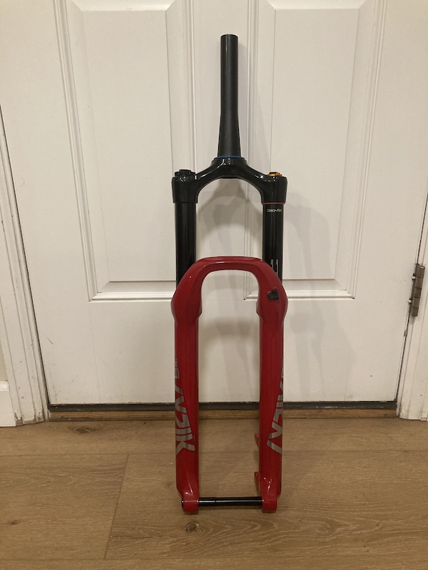 2021 Rockshox Lyric Ultimate with MRP ramp control For Sale
