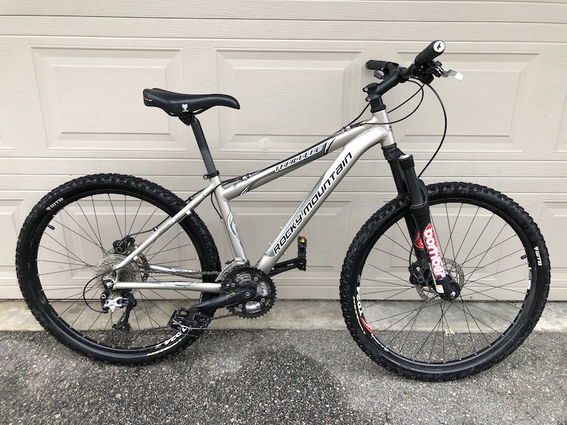 2009 Rocky Mountain Trailhead 15" - Like New For Sale