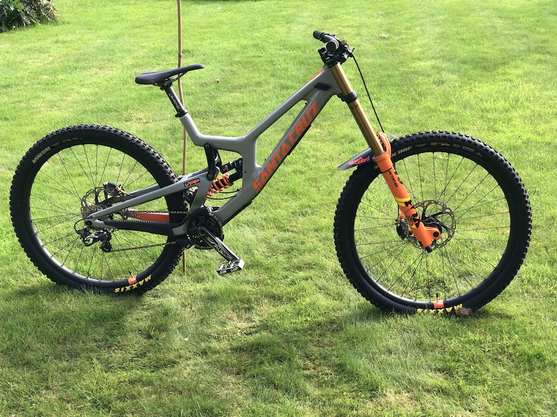 2020 Santa Cruz v10 XL - saint spec - reserve wheels For Sale