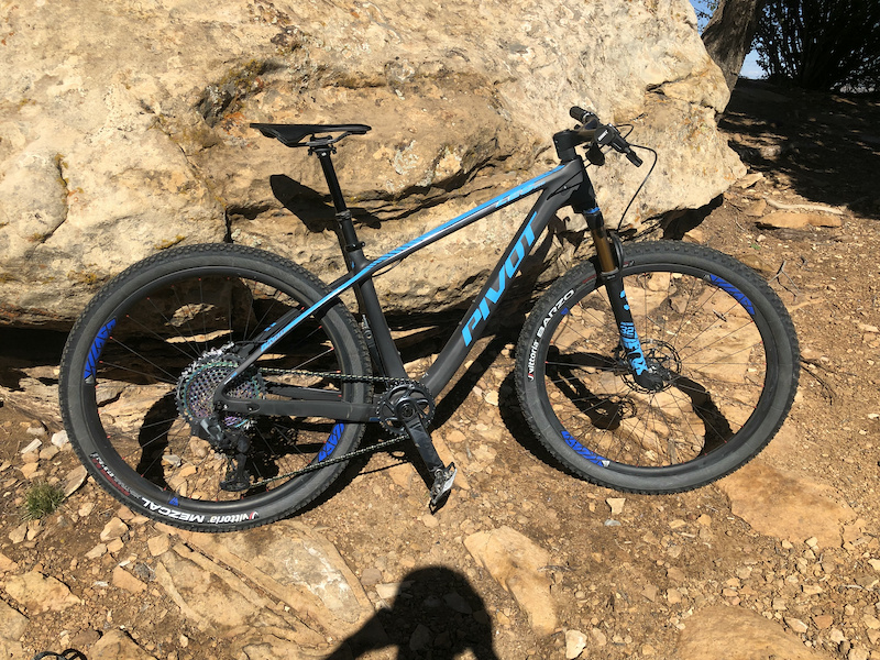 2021 Pivot LES 27.5, 20 lbs, Small For Sale