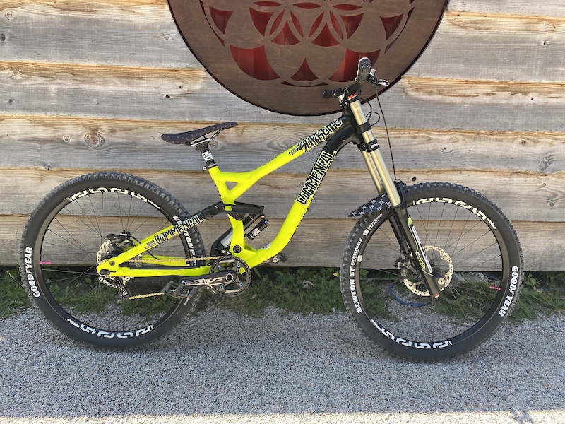 2015 Commencal dh v3 650b For Sale