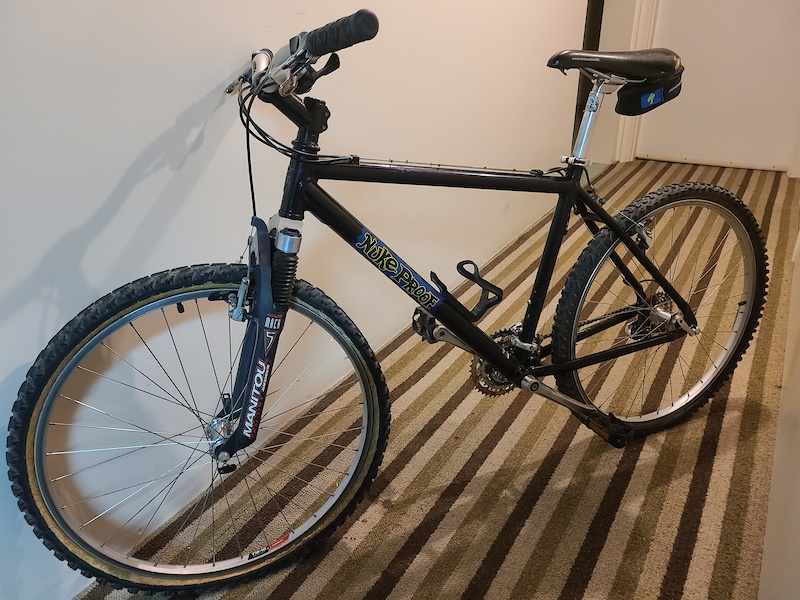 NukeProof/Mongoose 26" wheels medium-large size frame For Sale