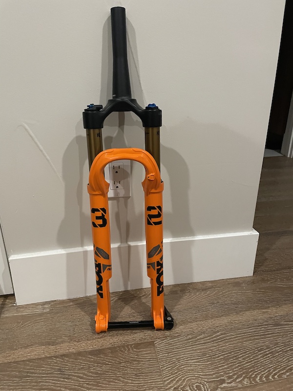 2021 Fox Factory 32 Step-cast XC suspension fork. For Sale