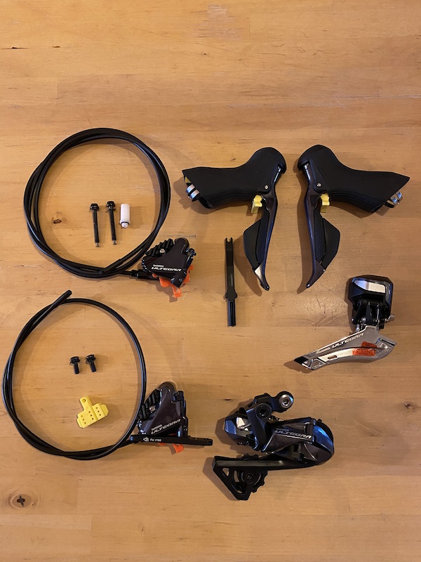 Shimano Ultegra DI2 R8070 For Sale