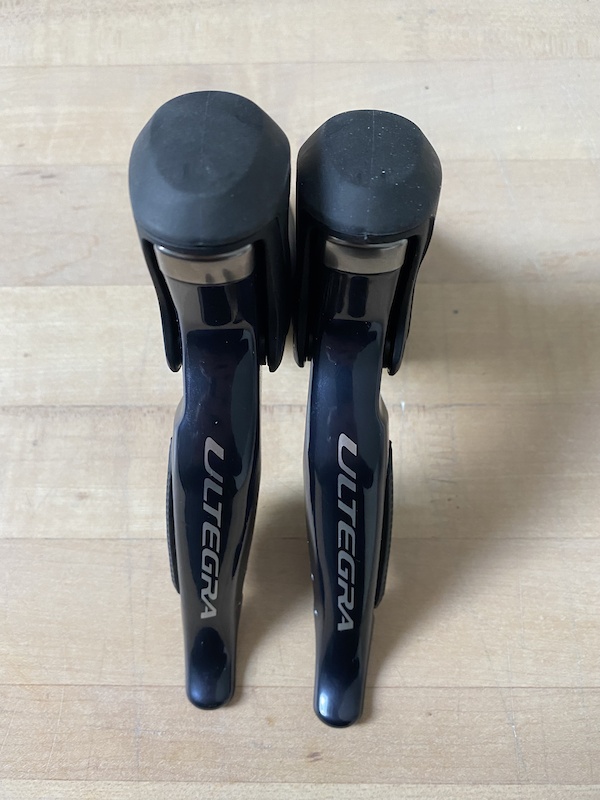 Shimano Ultegra Di2 ST 6870 brifters For Sale