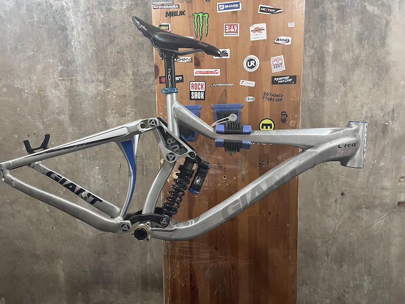 2010 giant glory DH frame with extras For Sale