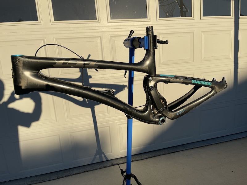 2015 Yeti SB6C - * Cracked Rear Triangle * For Sale