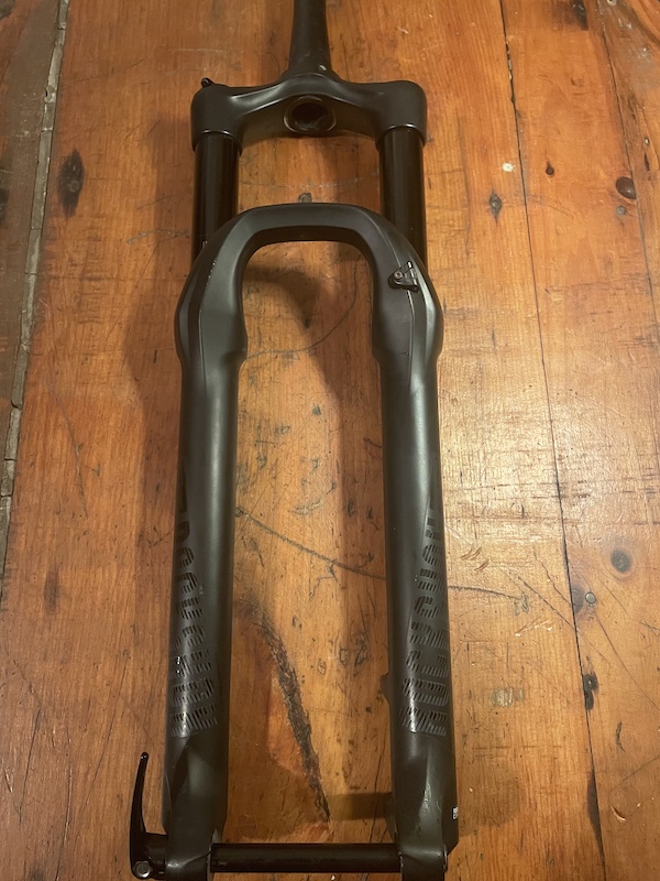 2019 Rock Shox Lyrik 160mm 29” For Sale