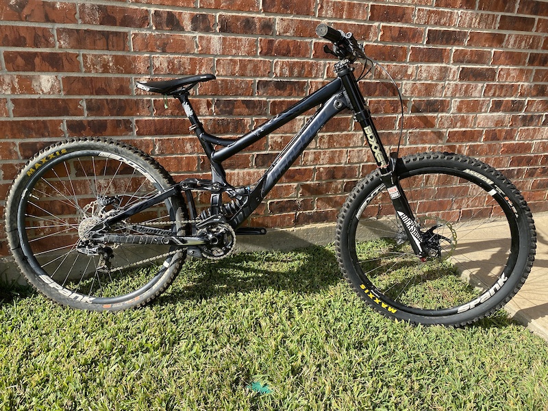 2018 Banshee Legend 27.5” Size: Large For Sale