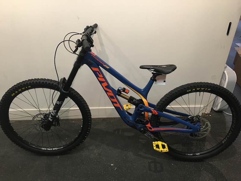 2021 Pivot Phoenix 29 For Sale