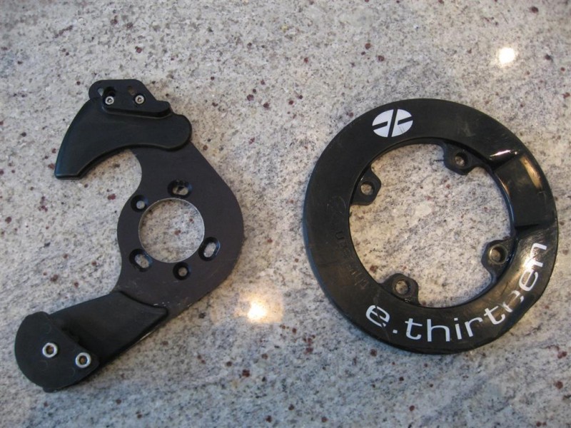 For sale - E-thirteen SRS chain guide with bash guard For Sale