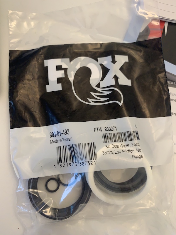 2021 New Fox 38 SKF dust wiper kit For Sale