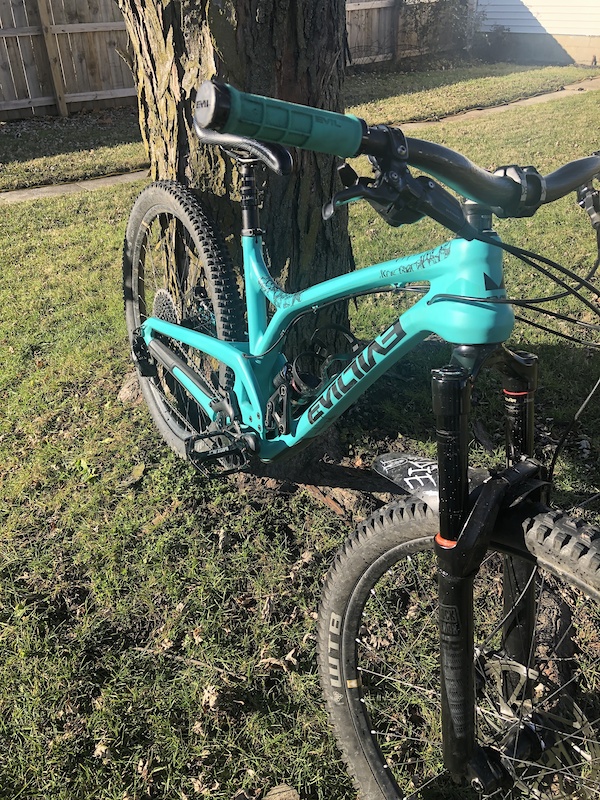 2019 Evil Calling Medium (PLEASE READ DESCRIPTION!!!) For Sale