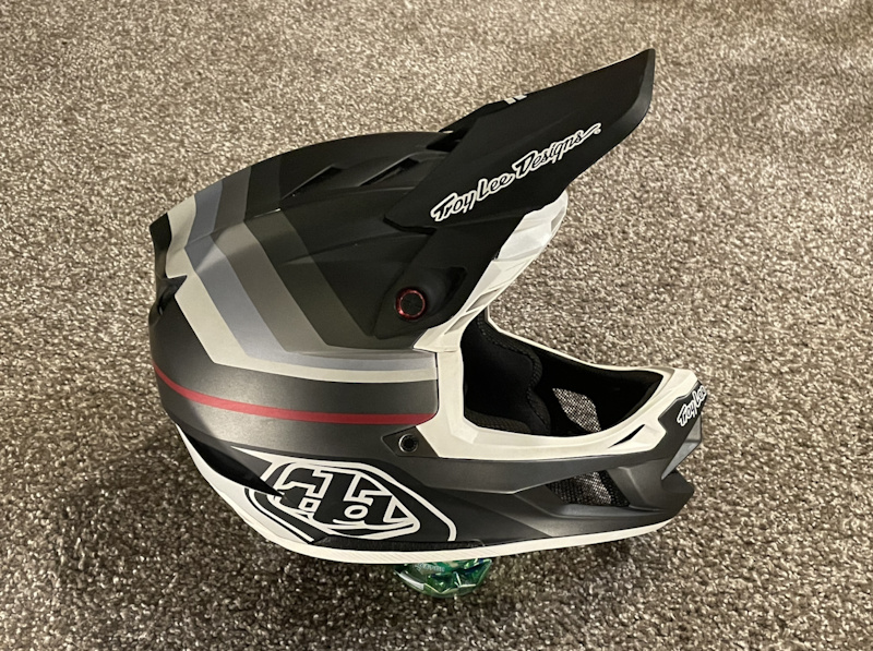 2021 TLD Troy Lee D4 Composite MIPS Med Like New $300 OBO For Sale