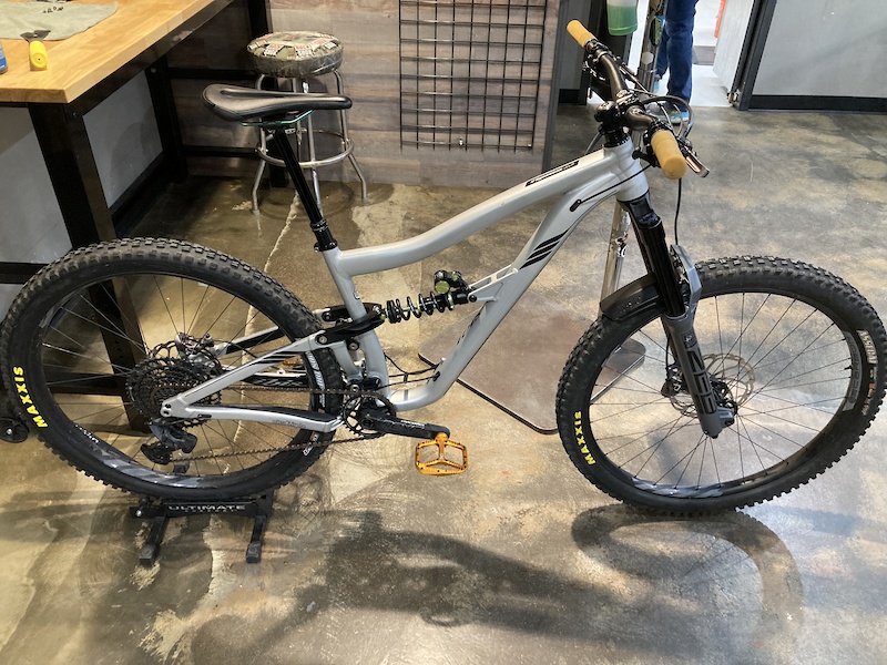 2021 Ibis Ripmo AF w carbon / wheels , cranks and bars For Sale