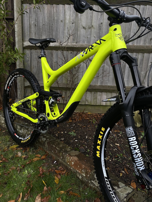 2016 Commencal meta v3 size large For Sale