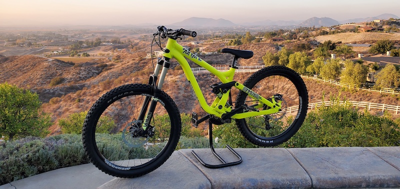 2015 Commencal Supreme 24 inch Mountain Bike For Sale