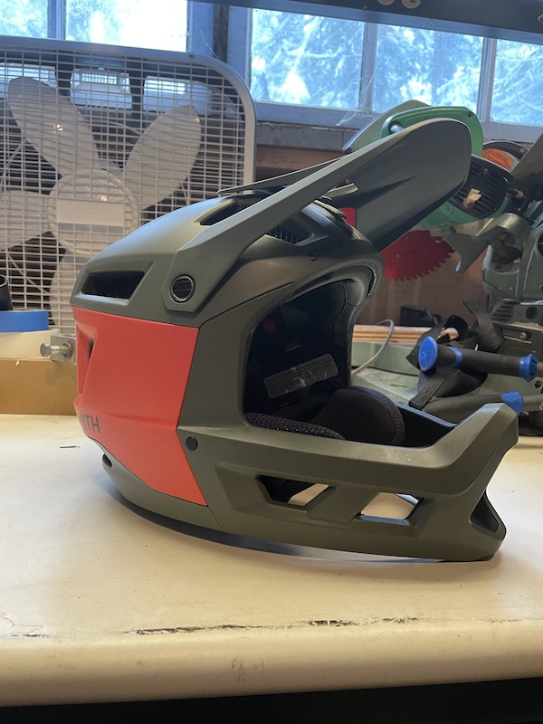 2021 *NEW* Smith Mainline MTB helmet (size medium) For Sale