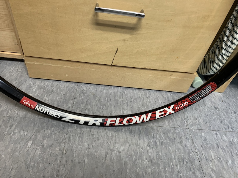 Stan's ZTR Flow Ex 27.5 Rim 25.5mm ID 32H For Sale
