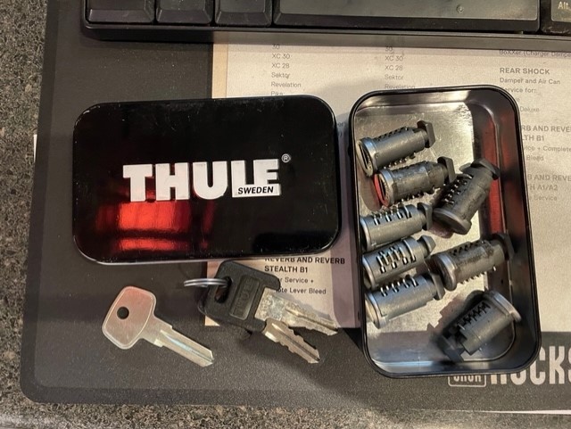 Thule lock cores, 8pk For Sale