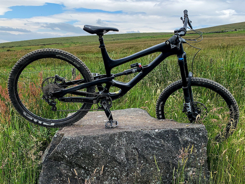 2020 yt capra comp carbon fibre For Sale