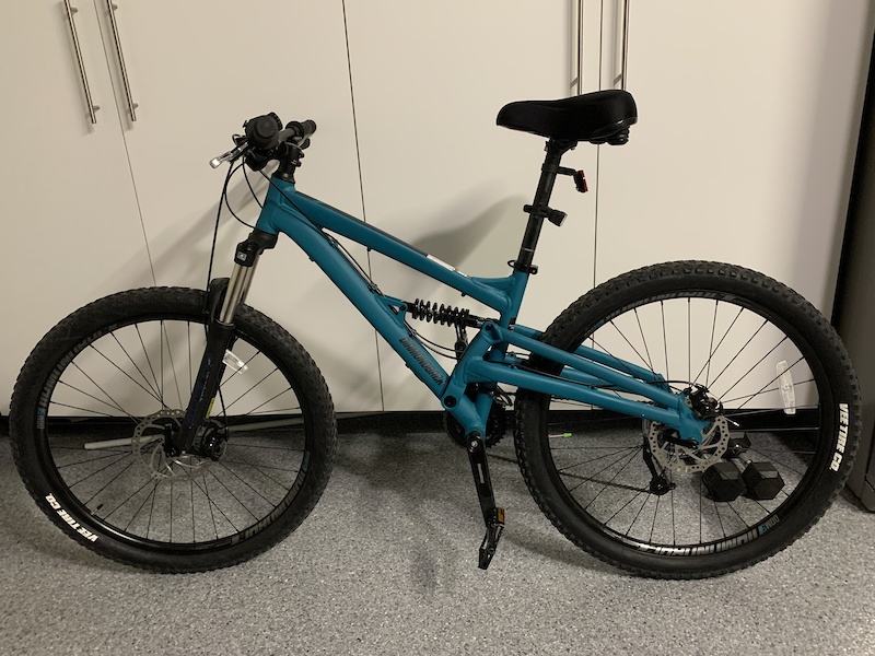 2021 DIAMONDBACK MOUNTAIN BIKE For Sale