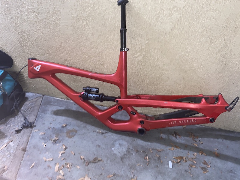 2019 YT Capra(PRICEDROP)CF Pro XL Frame w/ New Float X For Sale