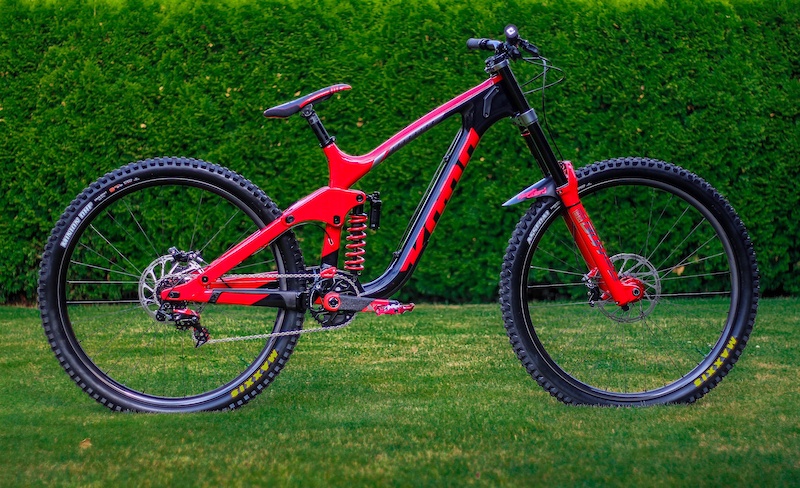 2020 Custom Kona Operator Size Large with Carbon wheels For Sale