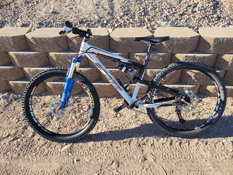 Scott Spark jr 20, 14" frame, 24" wheels For Sale