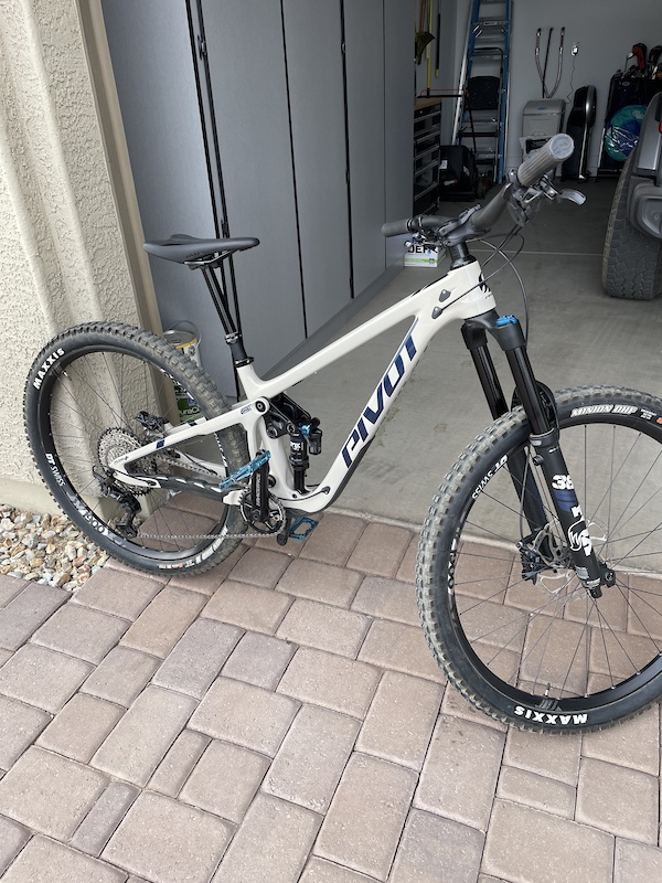 2021 Small Pivot Switchblade XT Race For Sale