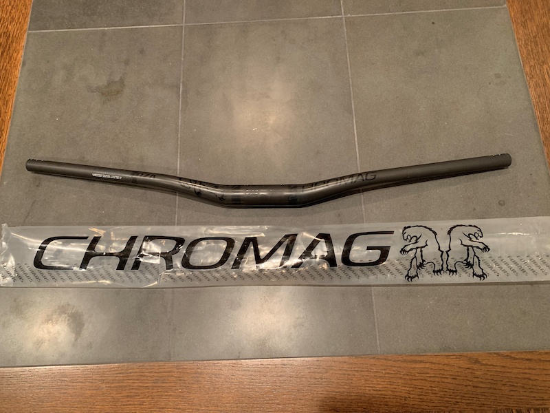 2020 Chromag BZA Carbon Bar 25 mm rise - 800 mm width For Sale