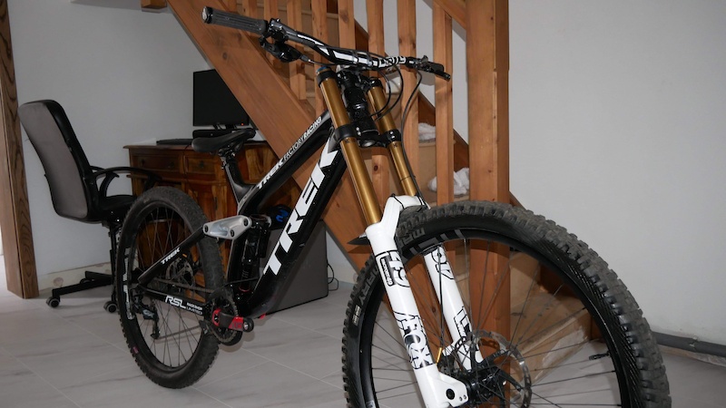 2021 Trek Session 9.9 Custom Paint Mullet For Sale