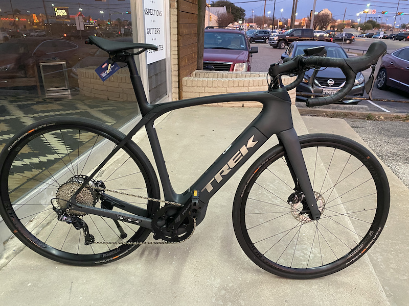 2020 Trek Domane + HP, 56, hardly used demo, full warranty For Sale