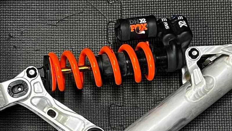 2018 FOX DHX2 Shock 216x63 (8.5x2.5) For Sale
