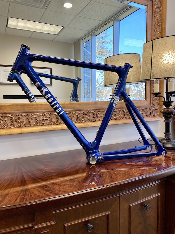 1990's VINTAGE KESTREL 2OO SCI CARBON RACING FRAME For Sale