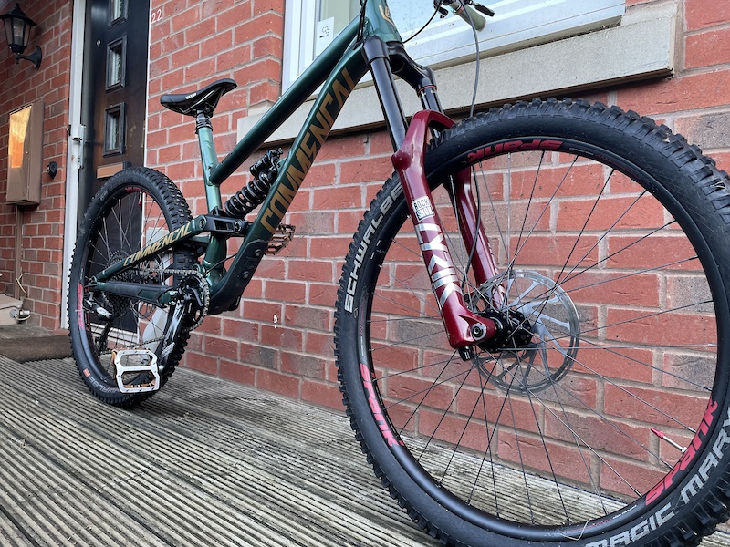 2019 Commencal Clash Race (L) - CUSTOM PIANT JOB! For Sale